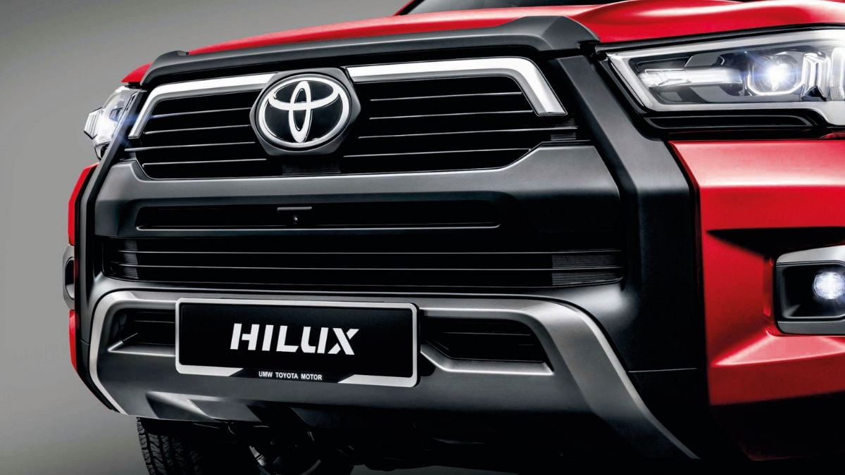 Toyota Hilux Front View